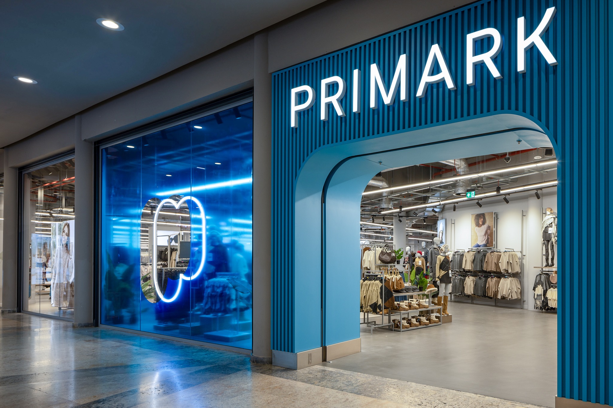 PRIMARK abre nova loja no Centro Comercial Alegro Montijo: Cá estão as ...