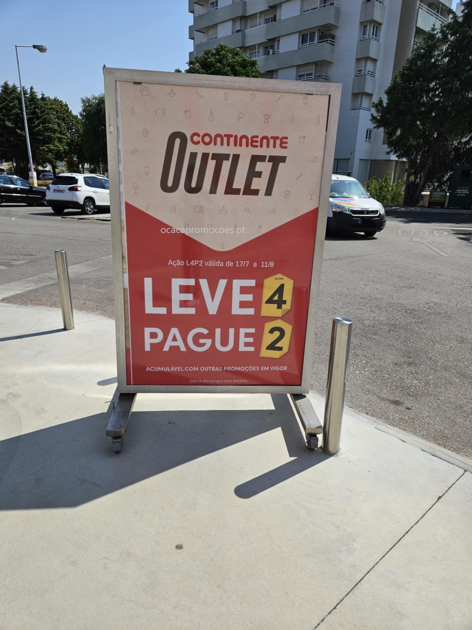 Fui ao Continente Outlet e encontrei todo o bazar com 75% de desconto ...